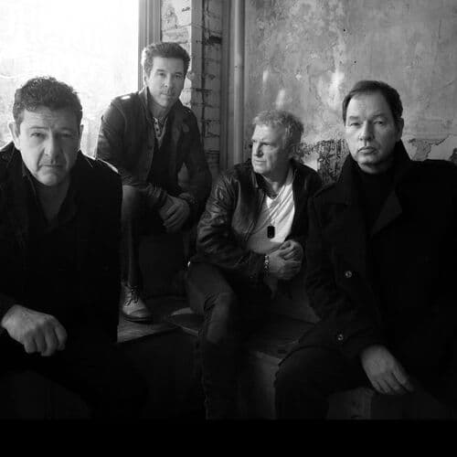 Biografia de Glass Tiger